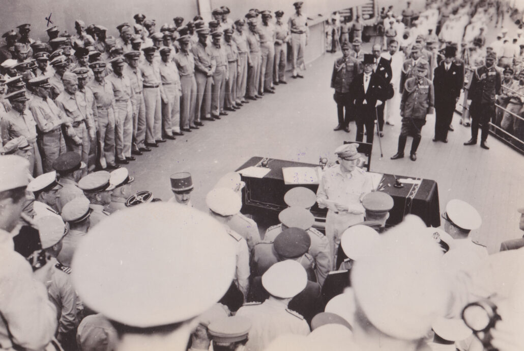 From Detroit to Tokyo Bay: A World War II Marine Witnesses the Japanese ...